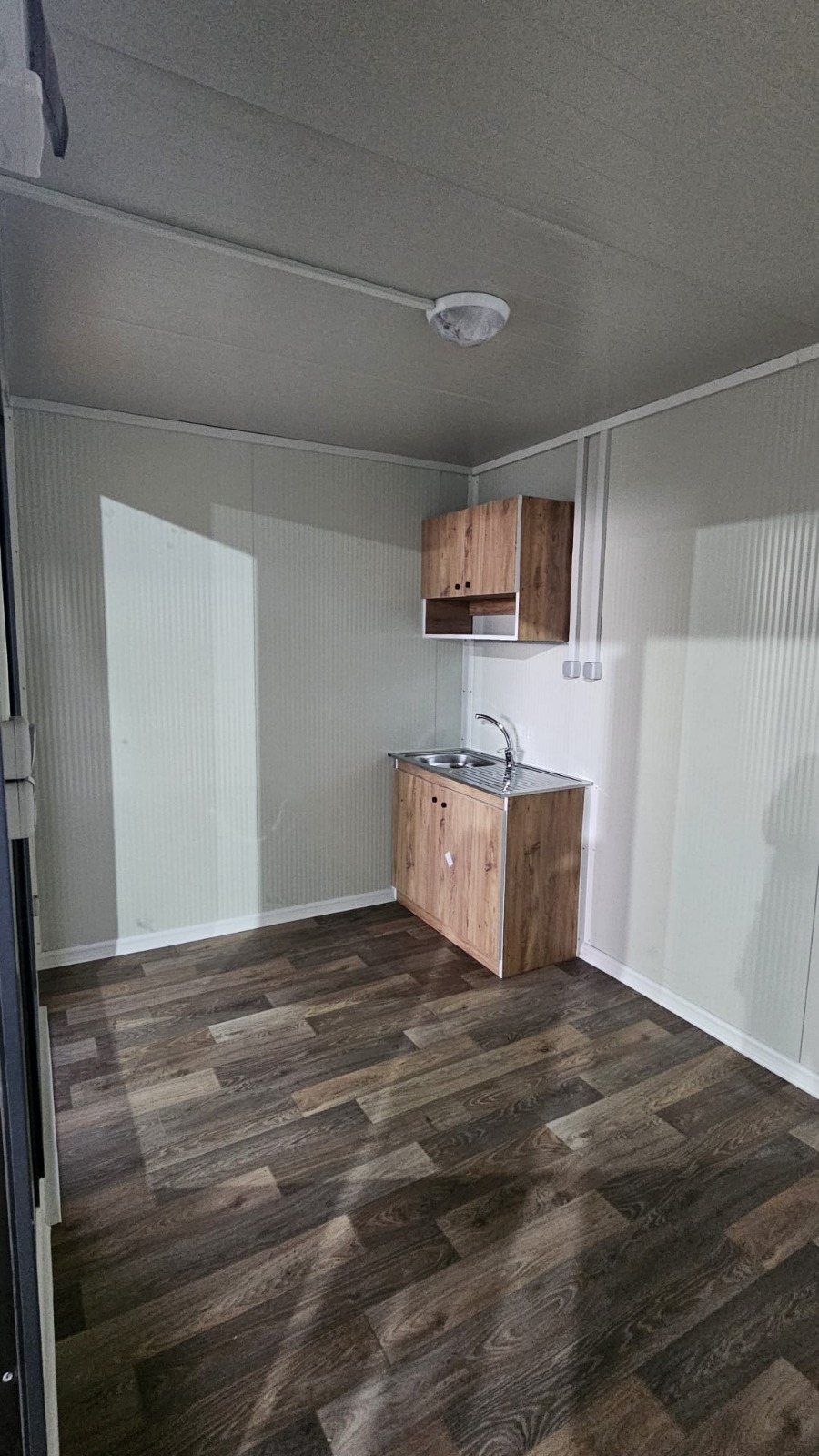 Te koop: Prefab geïsoleerd tuinkantoor met toilet en/of keuken ...